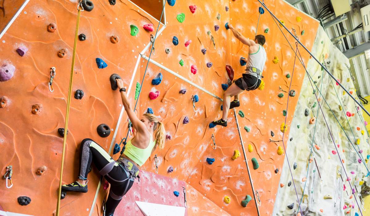 Movimientos Dinámicos en Escalada Indoor: Métodos Seguros para ...