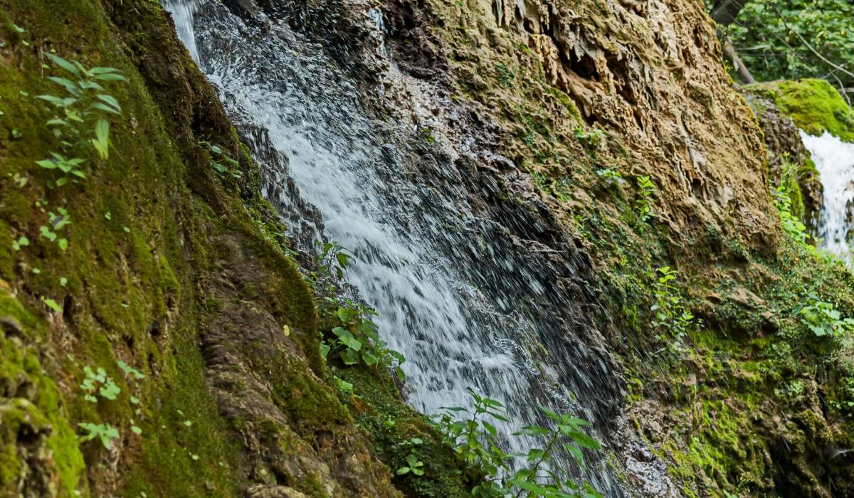 Consejos para escalar en roca mojada o resbaladiza de manera segura ...